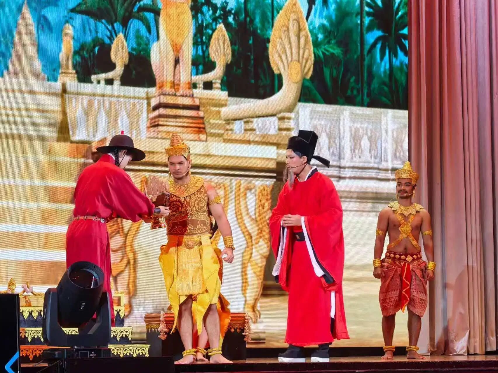China-Cambodia Mid-Autumn Gala highlighted Zhou Daguan's historic envoy ...