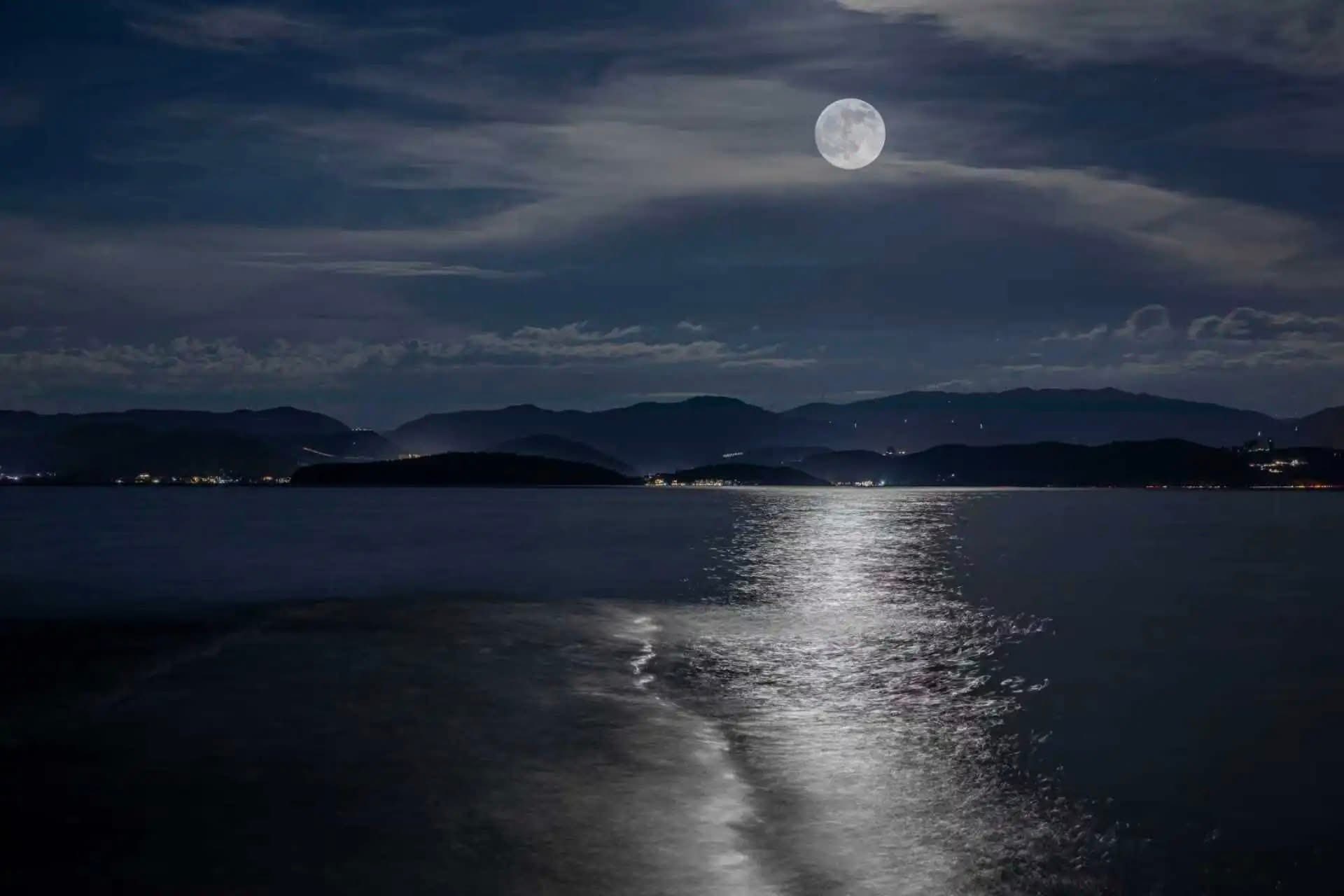 On Mid-Autumn Festival, experience Yunnan night under moon with ...